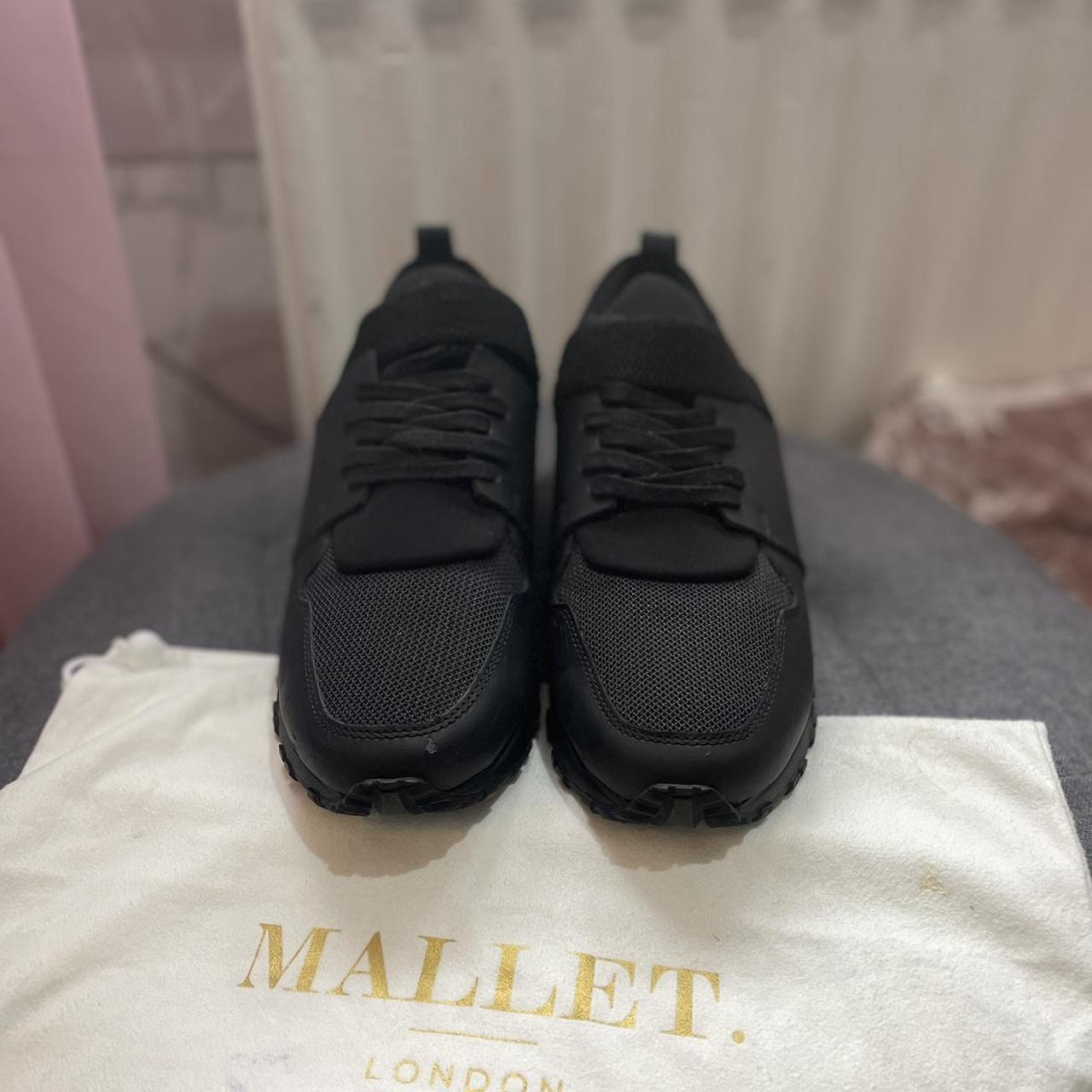 Unisex black boat mallets 6 Small scuff on front as... - Depop