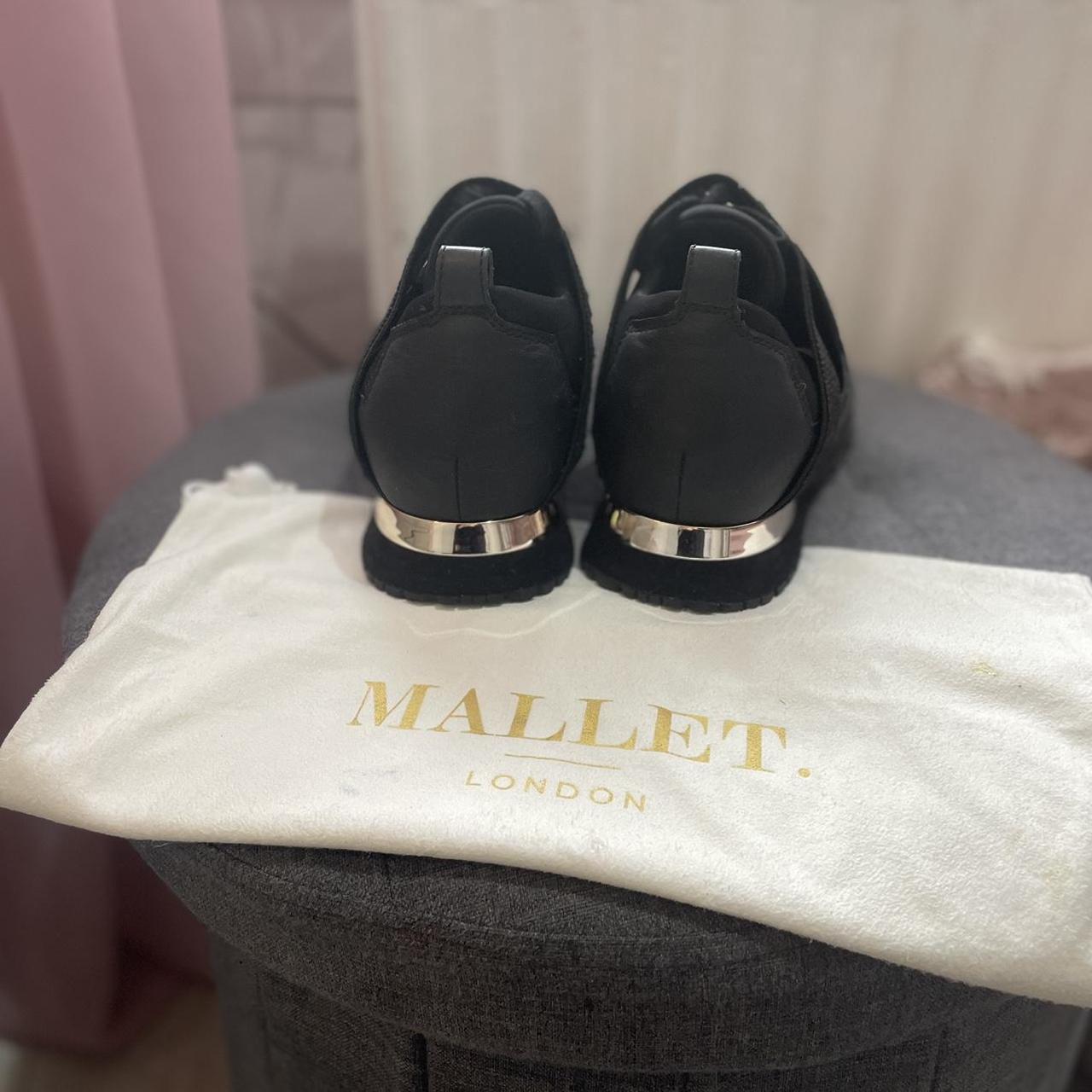 Unisex black boat mallets 6 Small scuff on front as... - Depop