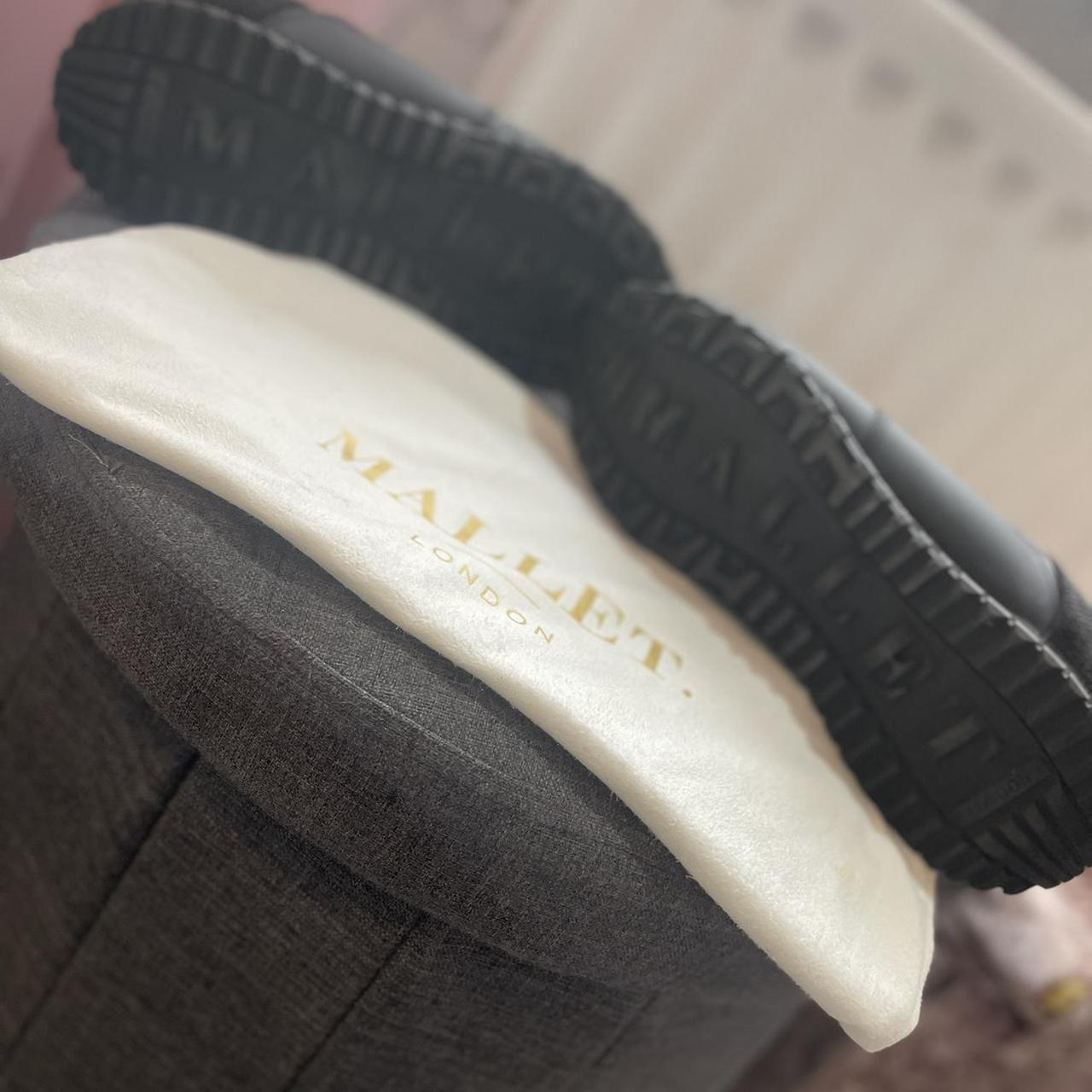 Unisex black boat mallets 6 Small scuff on front as... - Depop