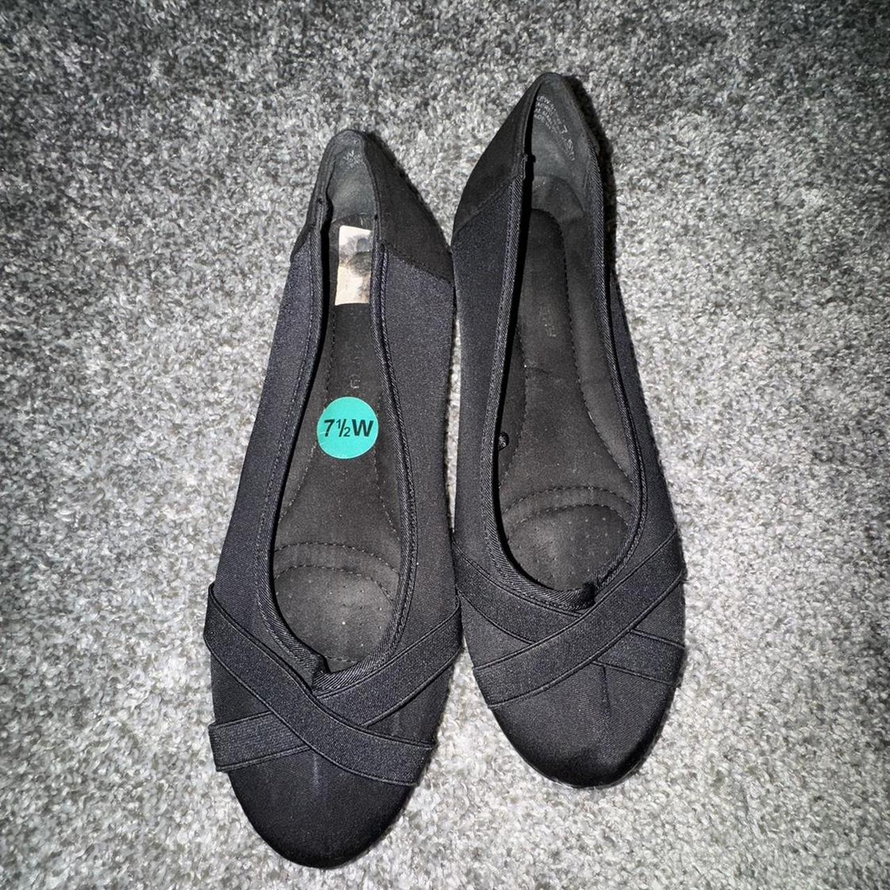 basic black ballet flats - Depop