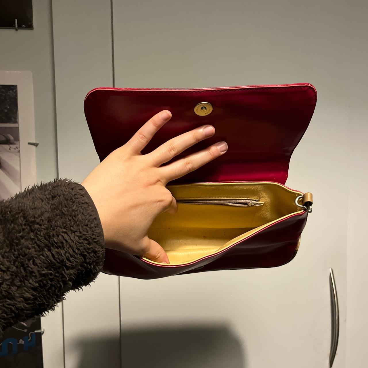 red trend retro super cute small bag #thrifted - Depop