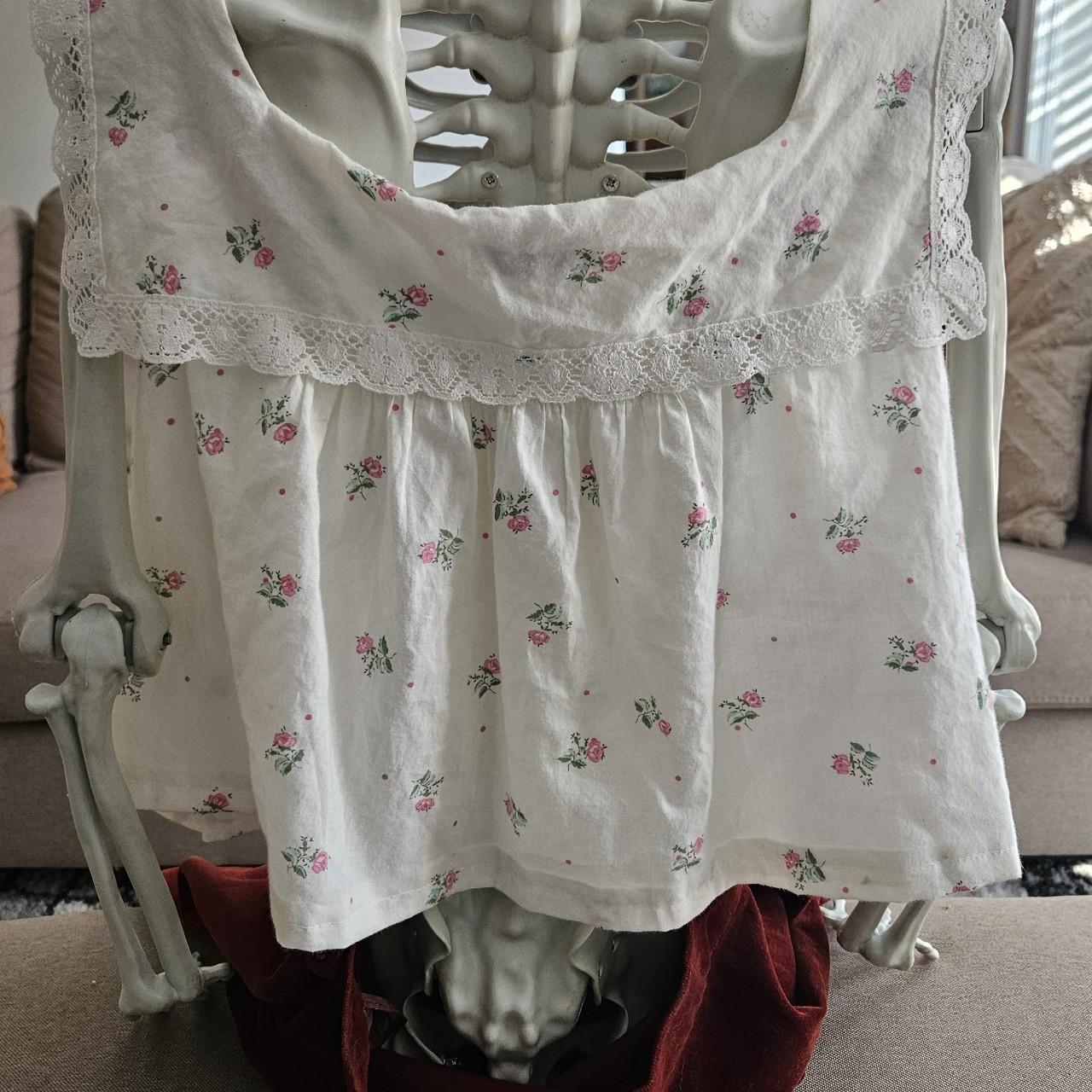 The sweetest reworked vintage crop top. Fits... - Depop