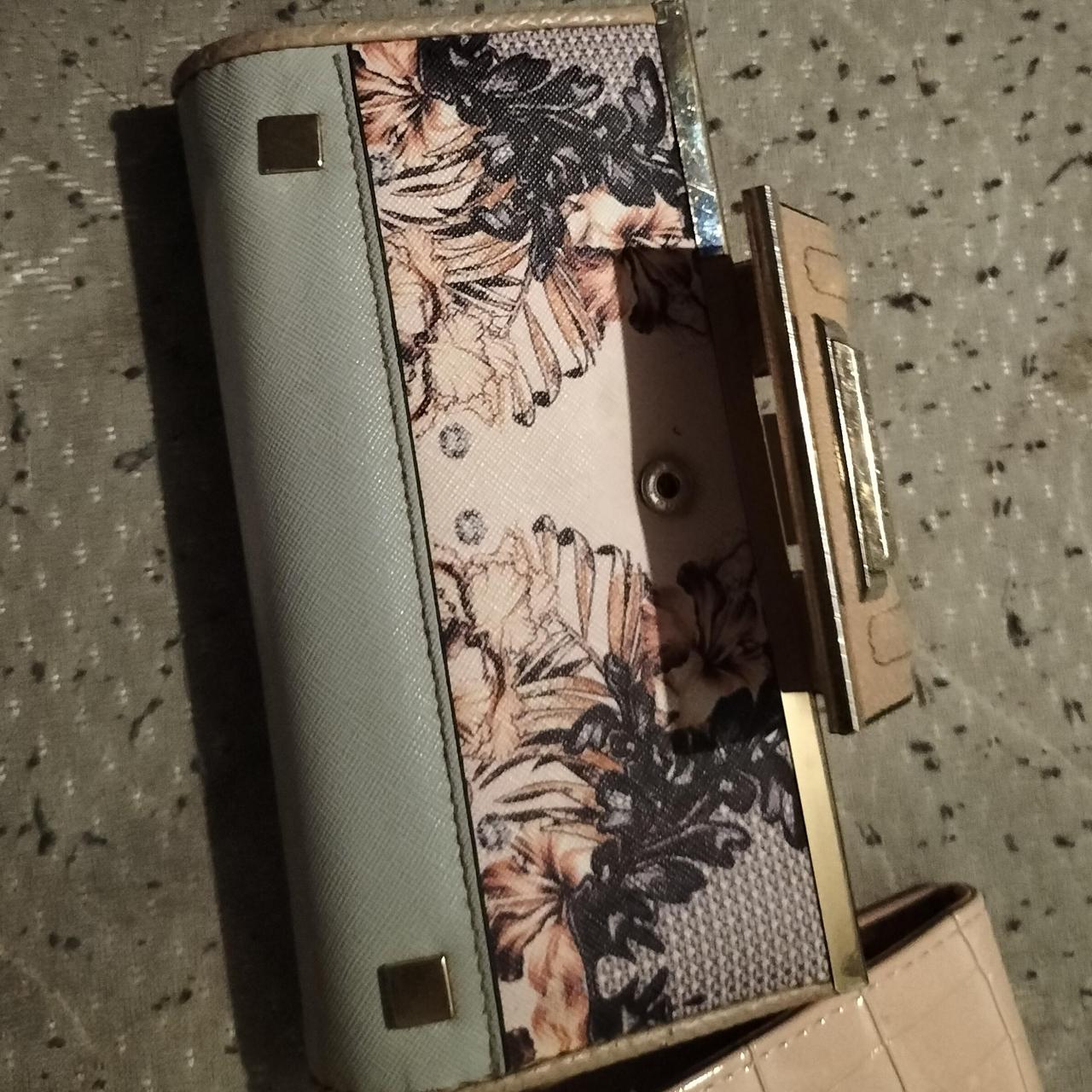 River island purse Lovely purse been used a handful... - Depop