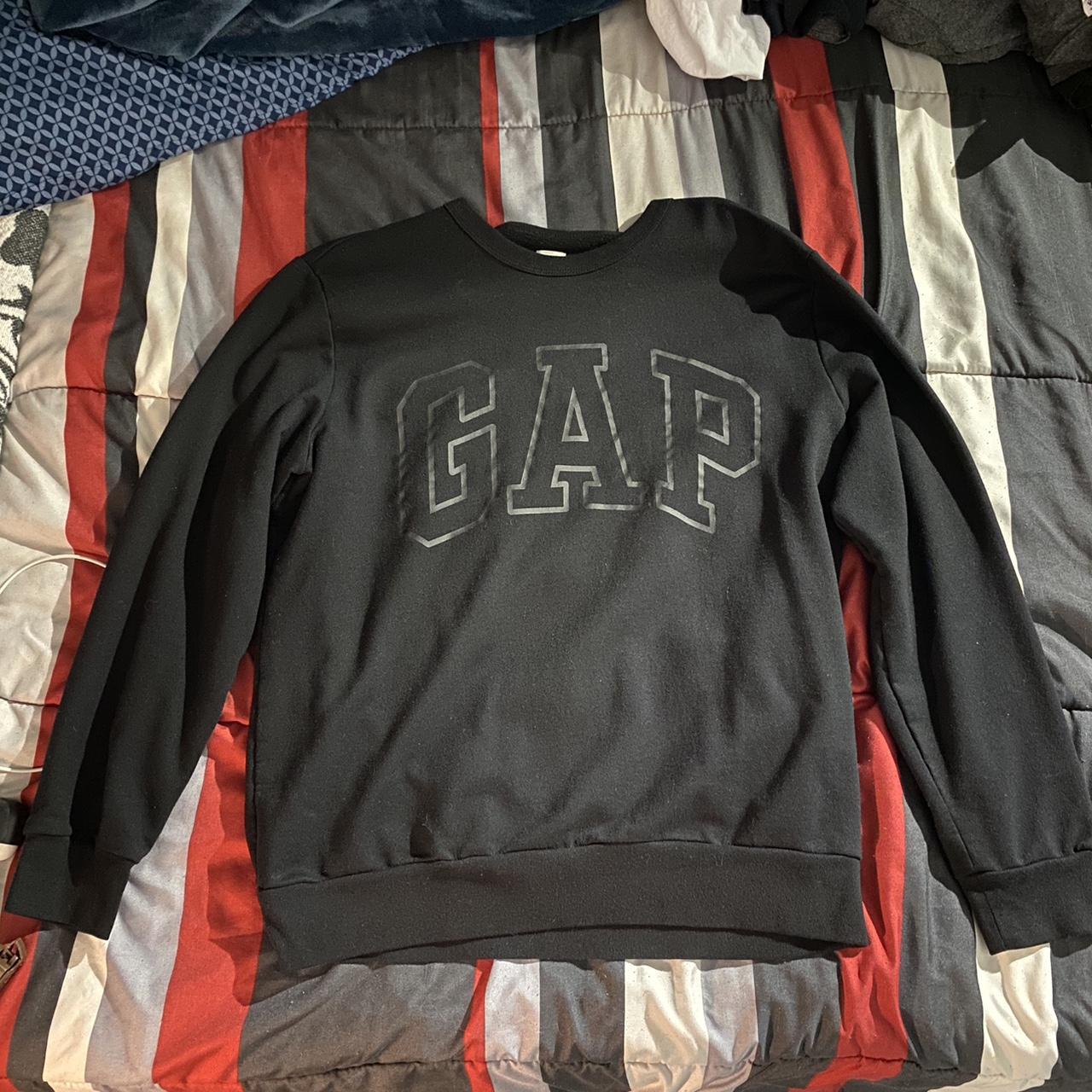 gap crew neck nice fit #gap #skate #trendy - Depop