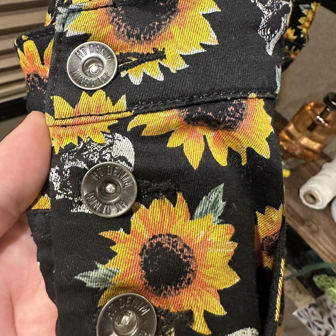 Skull 💀 and sunflower 🌻 overalls 🖤🖤🖤💛💛💛 Super cute!! - Depop