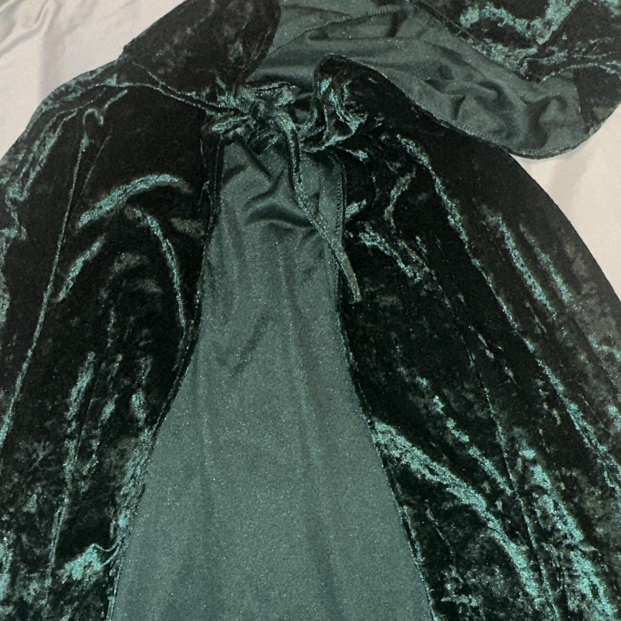Emerald cape to match previous emerald gown, long... - Depop