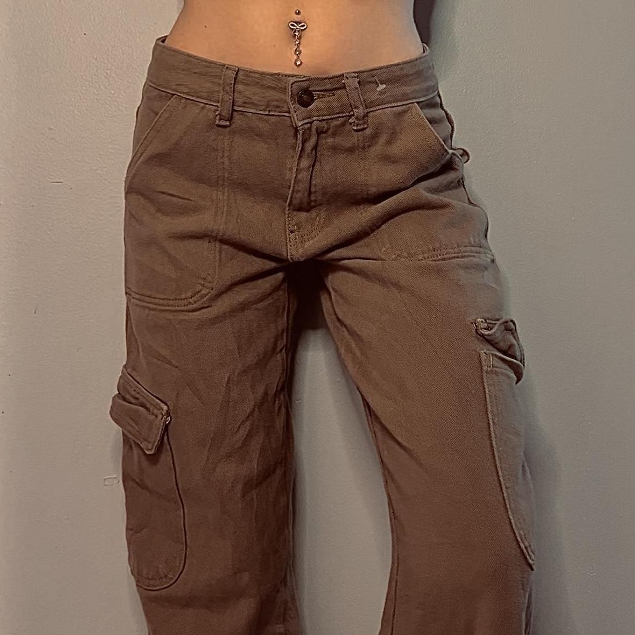 Low rise Brown cargo pants - super cute and comfy... - Depop
