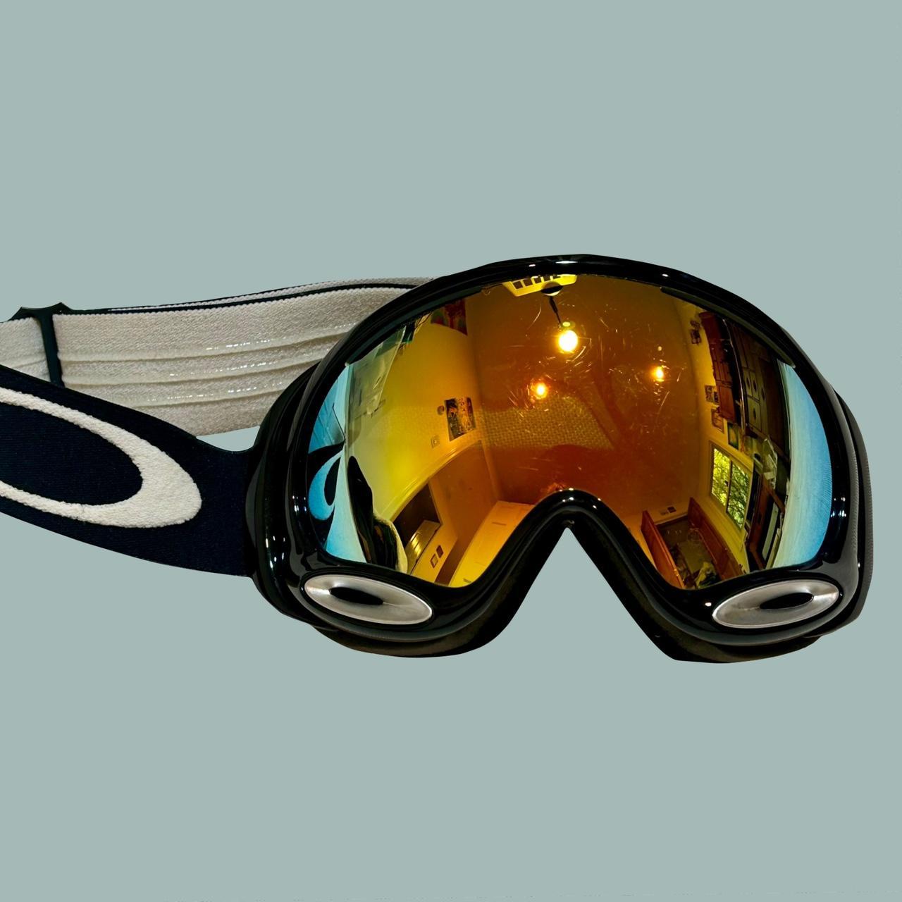 Oakley goggles used one size - Depop