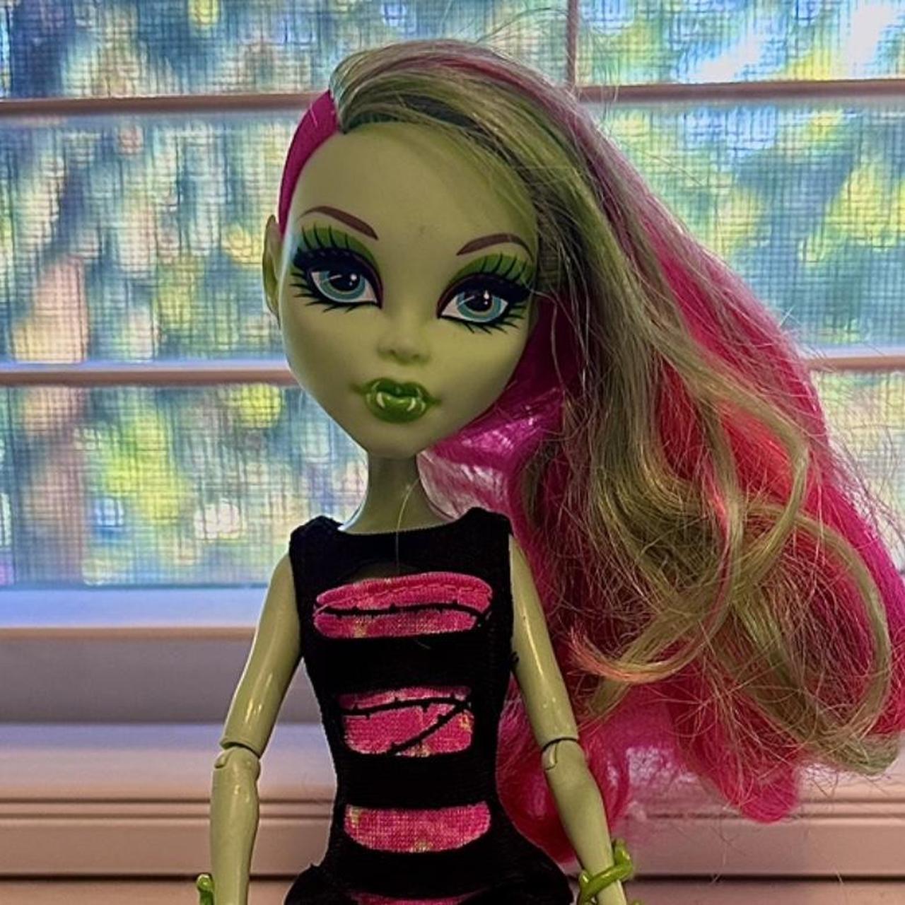 Monster High Coffin Bean Venus Mcflytrap💚 perfect... - Depop