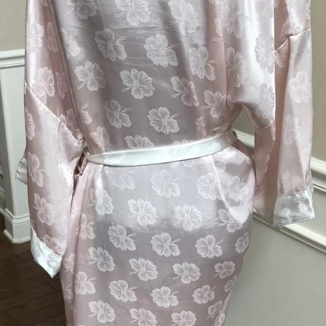 Vintage Victoria’s Secret Silky Pink Robe size (one... - Depop