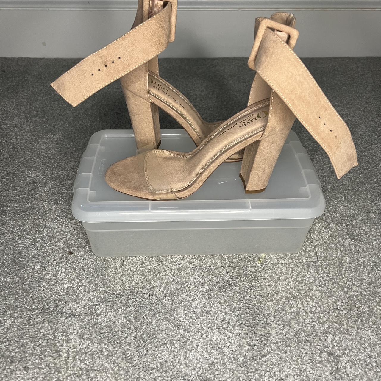 Basic Nude Platform Heels • Heel height: ~3.75-4... - Depop