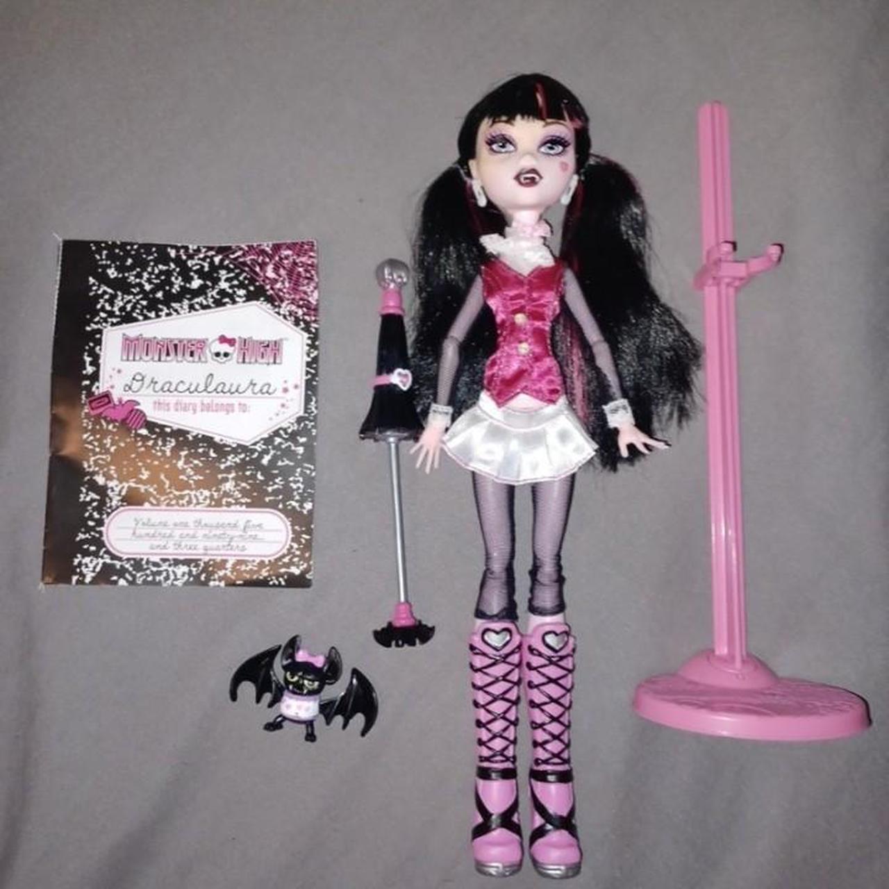 Monster High First Wave Draculaura *must go... | Depop