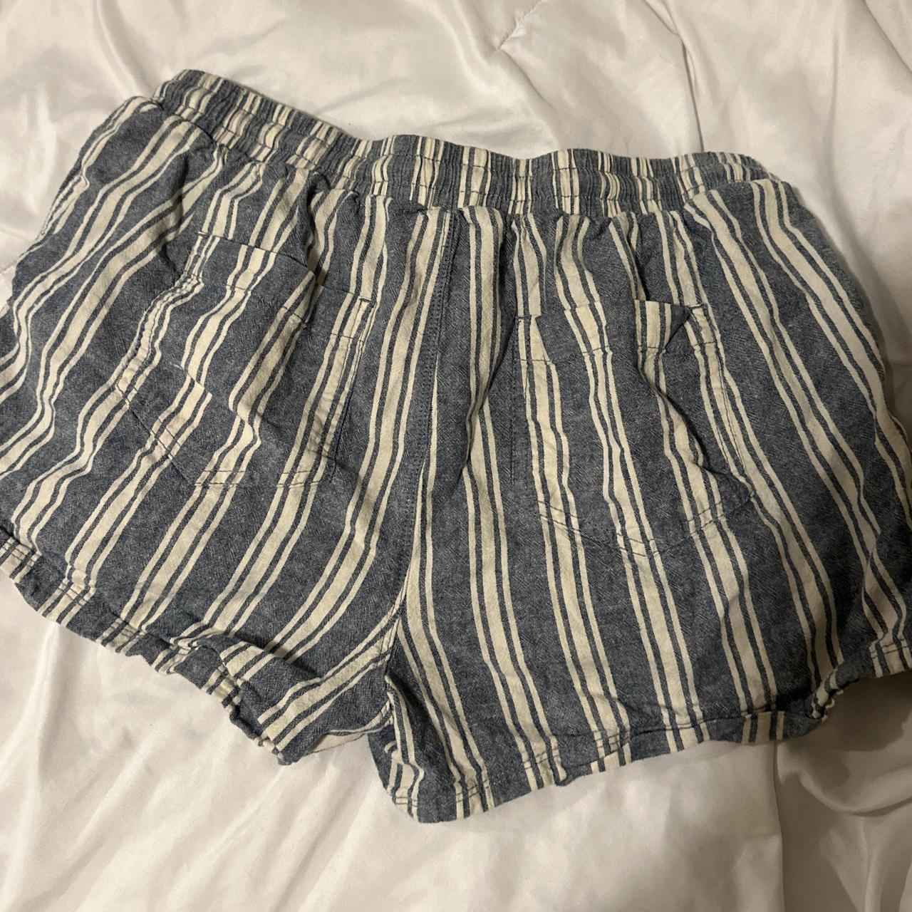 beachy striped shorts - Depop