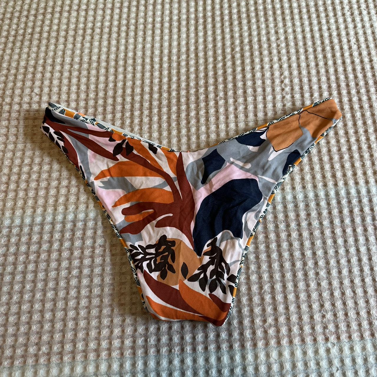 Maaji reversible bottoms Size xs - Depop