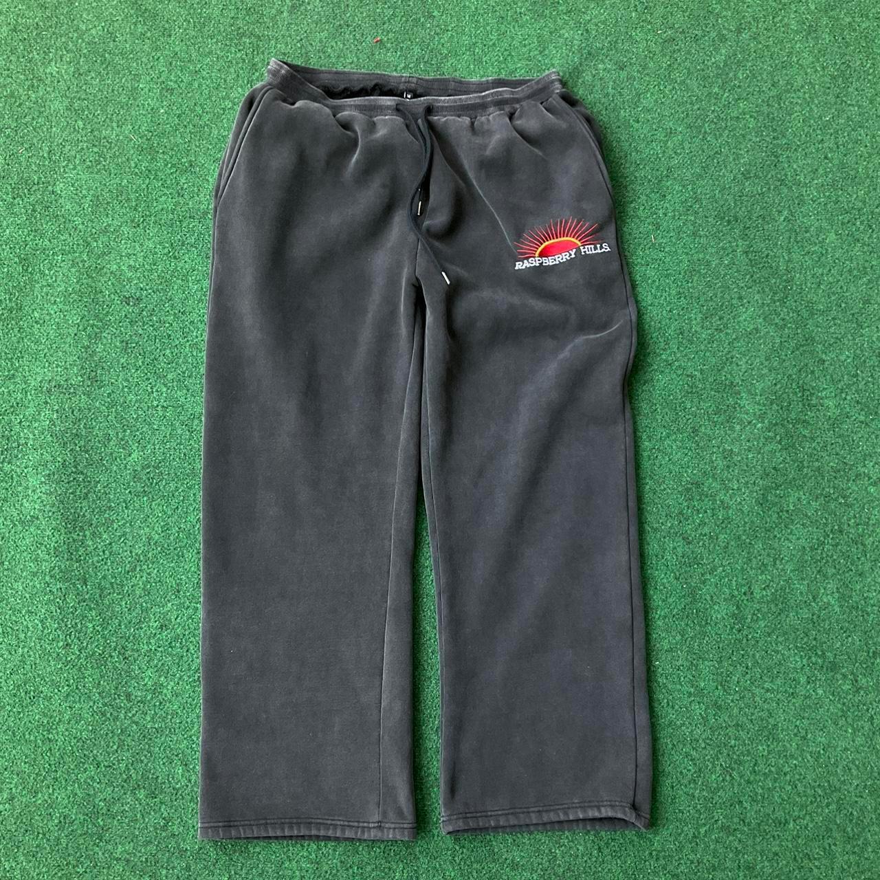 Raspberry Hills (GV Gallery) Size Medium Casimigo... - Depop