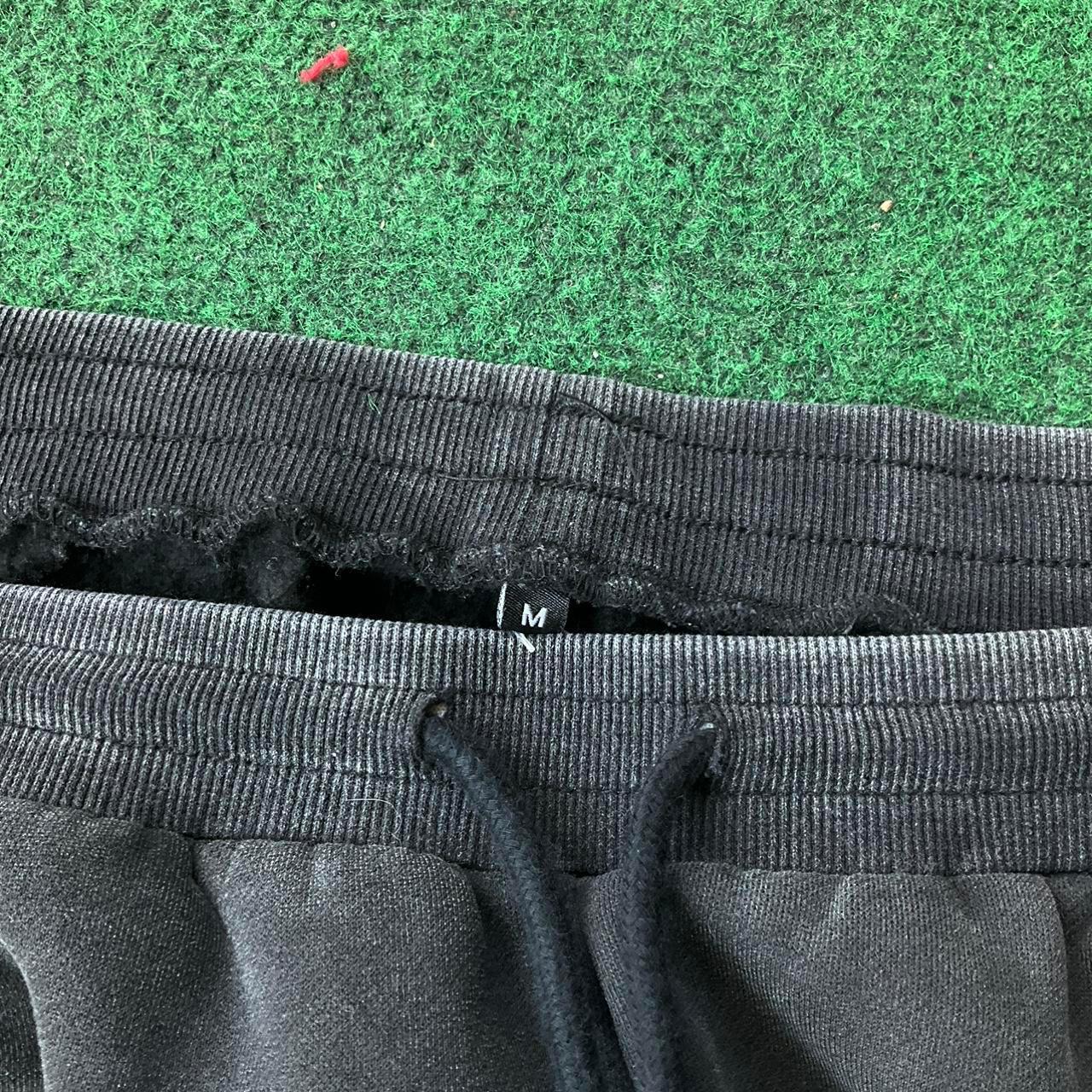 Raspberry Hills (GV Gallery) Size Medium Casimigo... - Depop