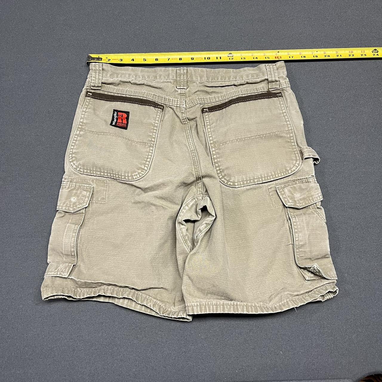 Wrangler Riggs Cargo Shorts No major flaws Nice... - Depop