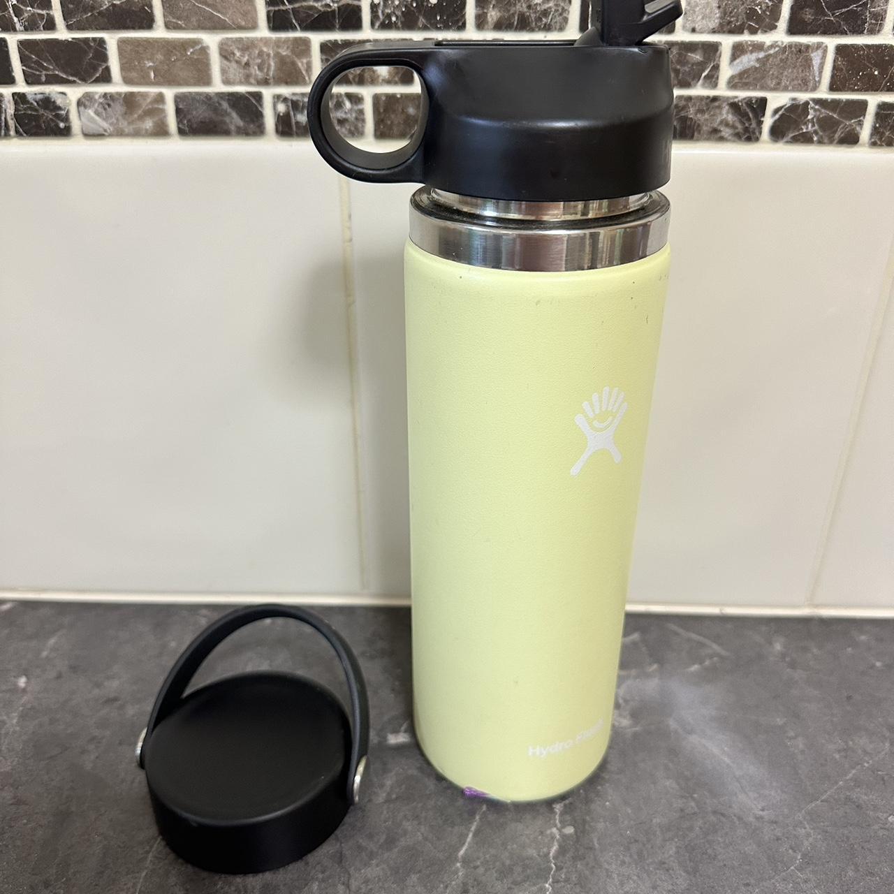 Hydro Flask 740ml stainless steel bottle X2 lids... - Depop