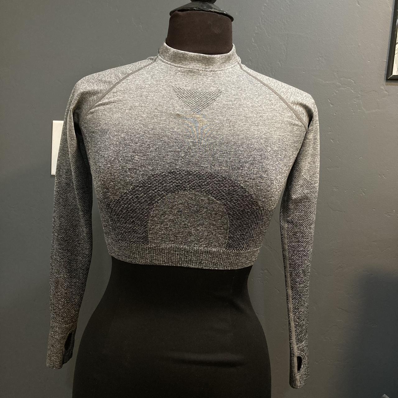 Athletic compression top, cropped - Depop