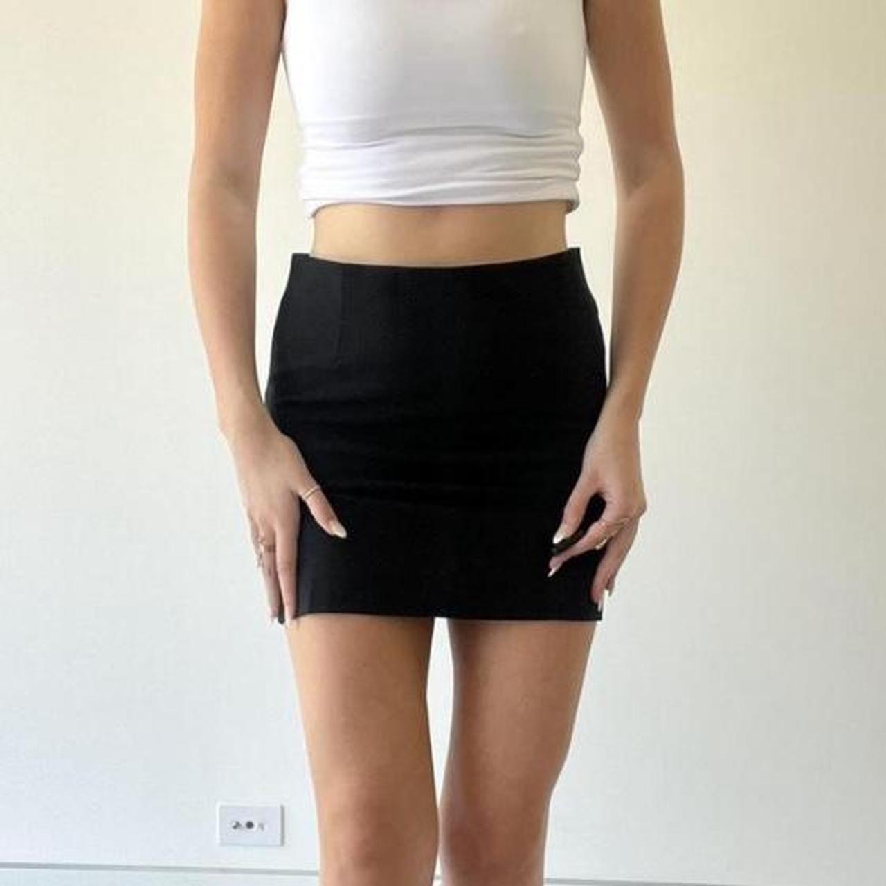 BASIC BLACK MINI SKIRT Size small / 8-10 Amazing... - Depop