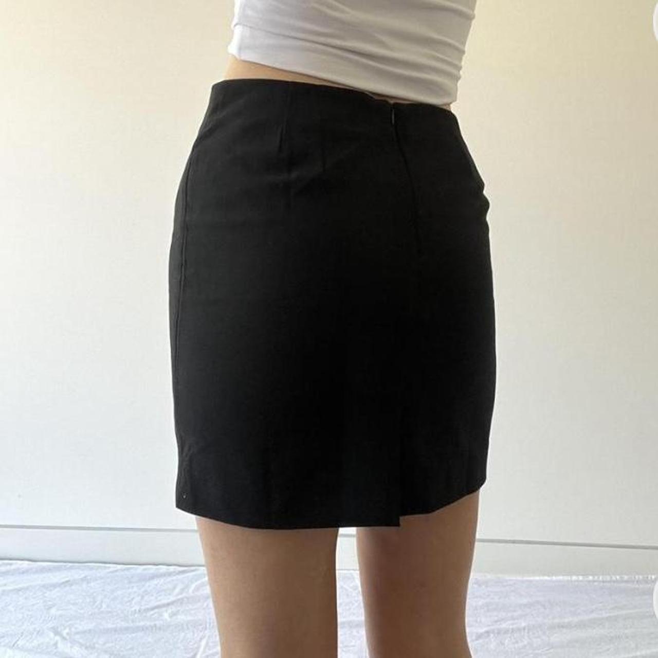 BASIC BLACK MINI SKIRT Size small / 8-10 Amazing... - Depop
