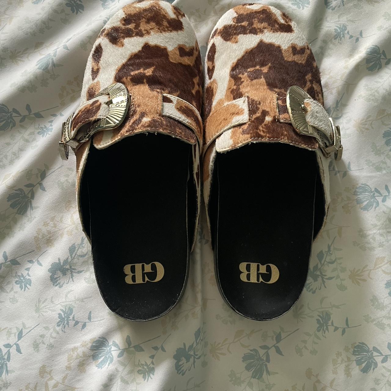 These nice Cow Hide clogs in a size 7 - Depop