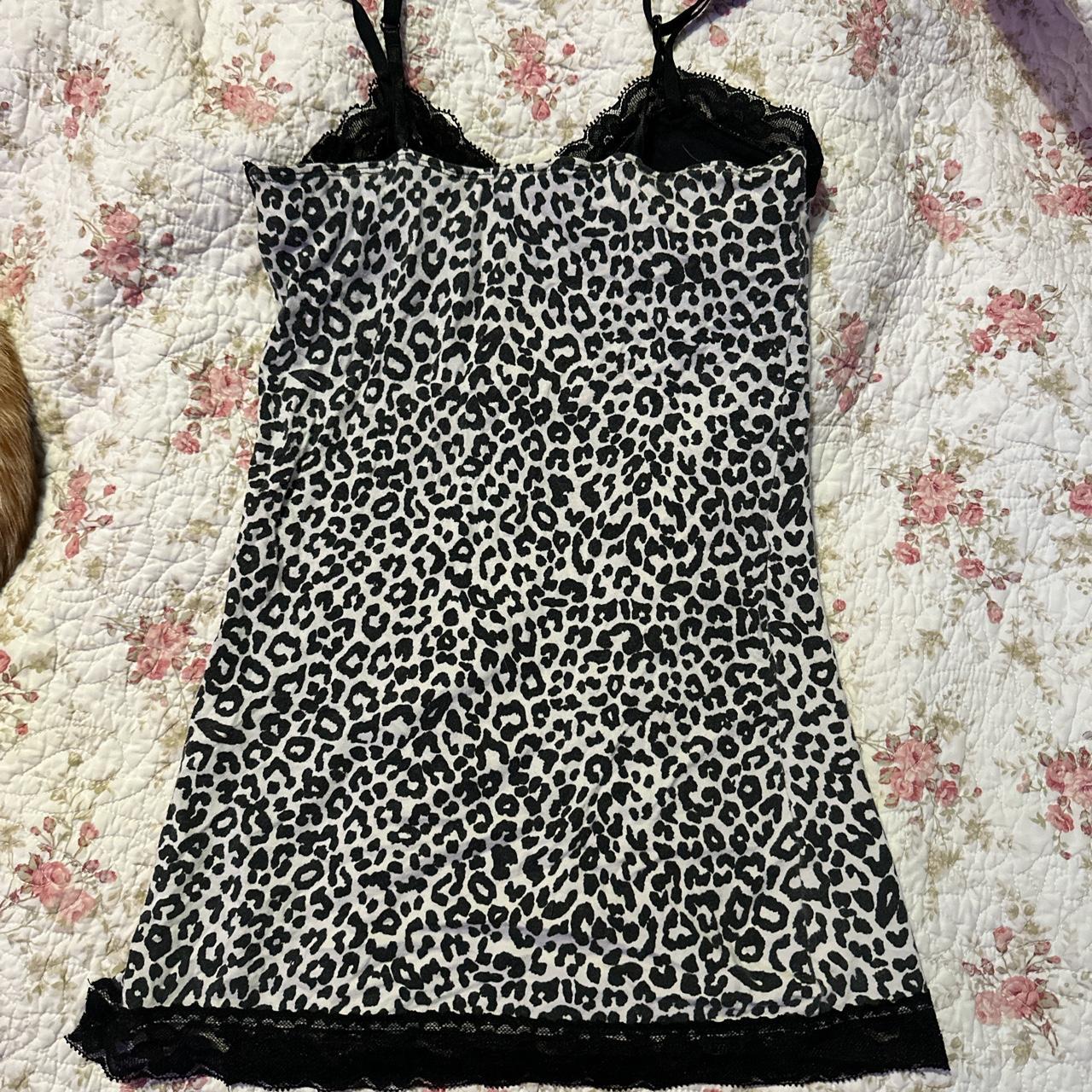 Cheetah print cami the built in bra is ripped Has... - Depop