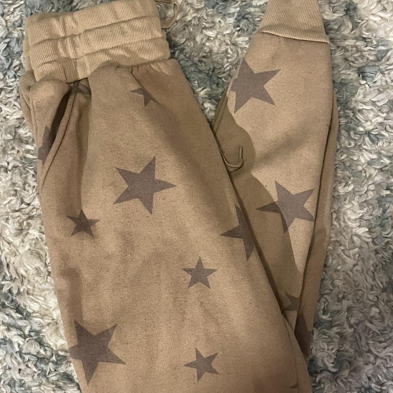 comfy star sweatpants - Depop