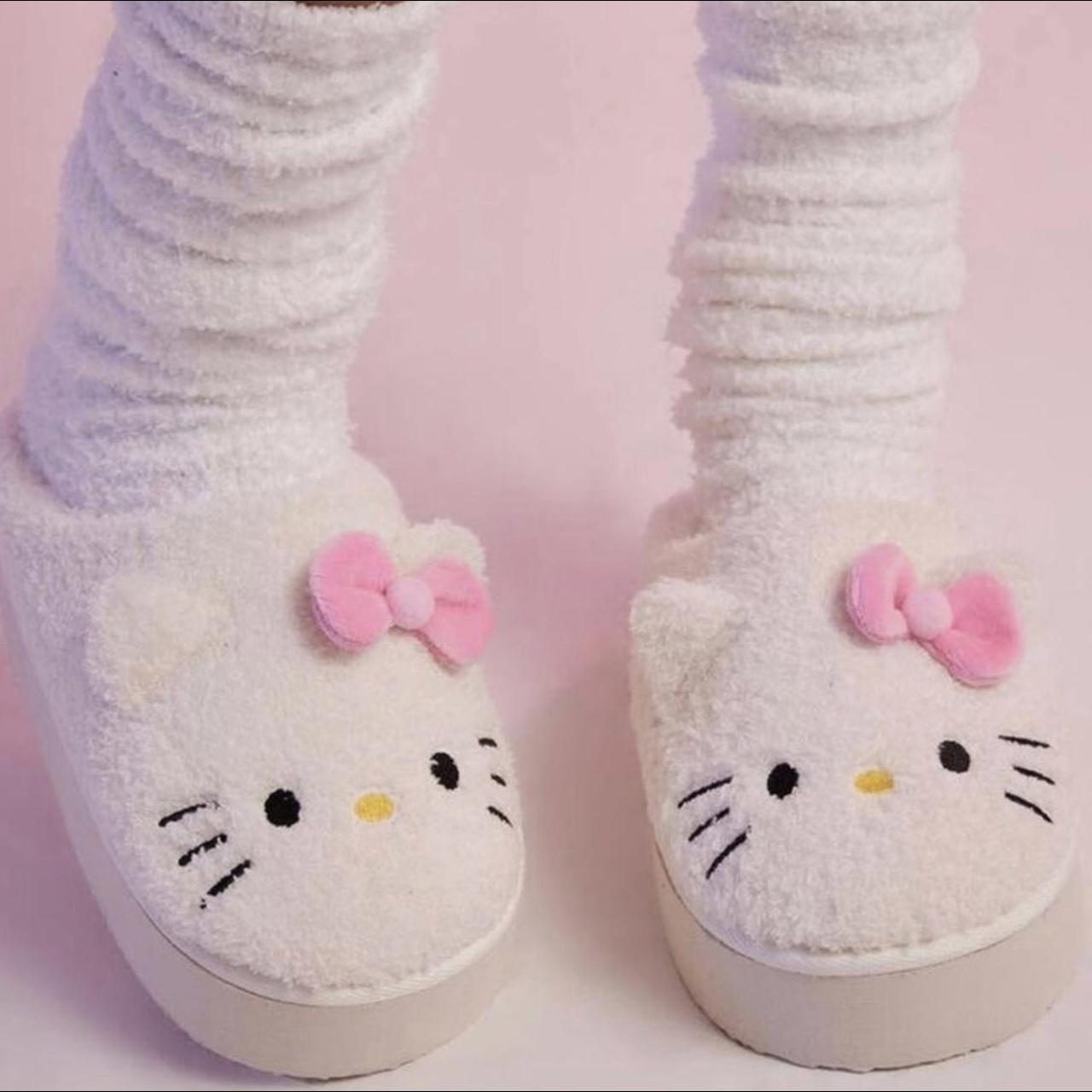 HELLO KITTY FOREVER 21 SLIPPERS these are a size... - Depop