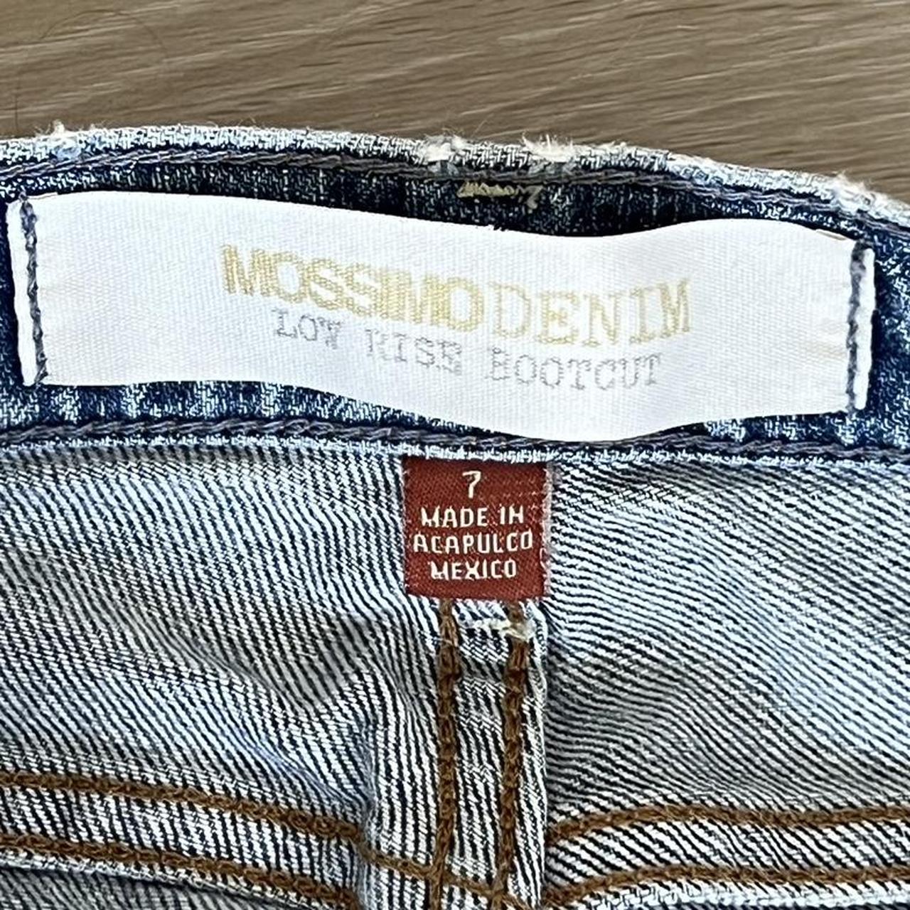 Mossimo Denim Low Rise Bootcut jeans Size: 7 Has a... - Depop
