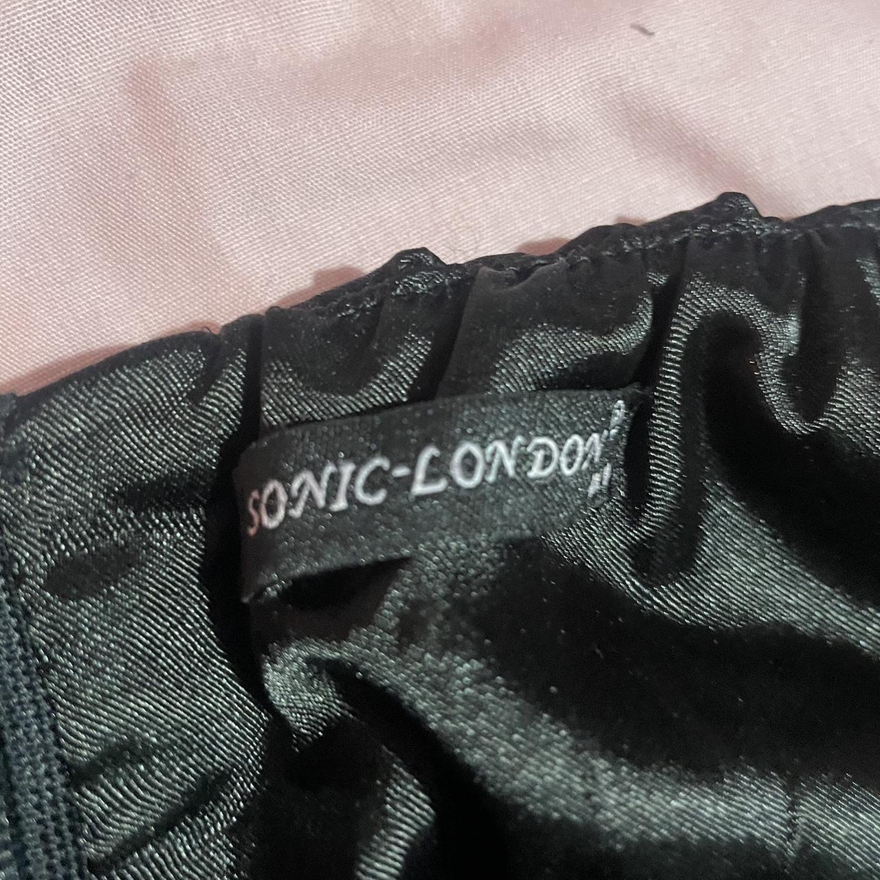 GORGEOUS 2000s black prom dress with padded cups and... - Depop