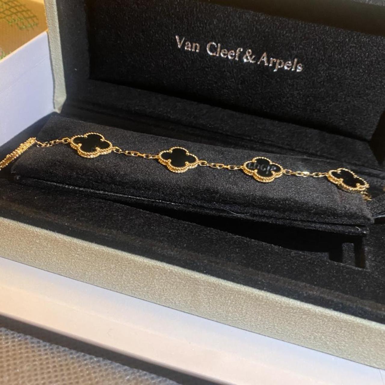 Bracelet Van Cleef & Arpels 18 Carats Gold New - Depop