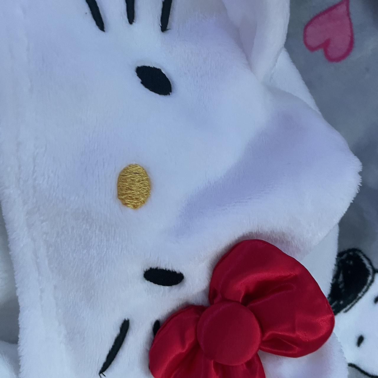 🤍HELLO KITTY ONSIES!!🤍 NO PAY PAL never worn in... - Depop