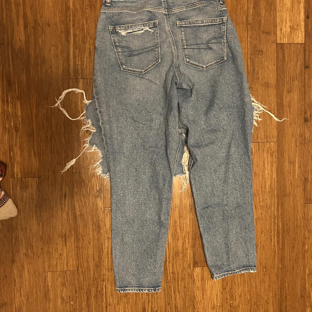 Size 8 reg American eagle ripped jeans | Depop