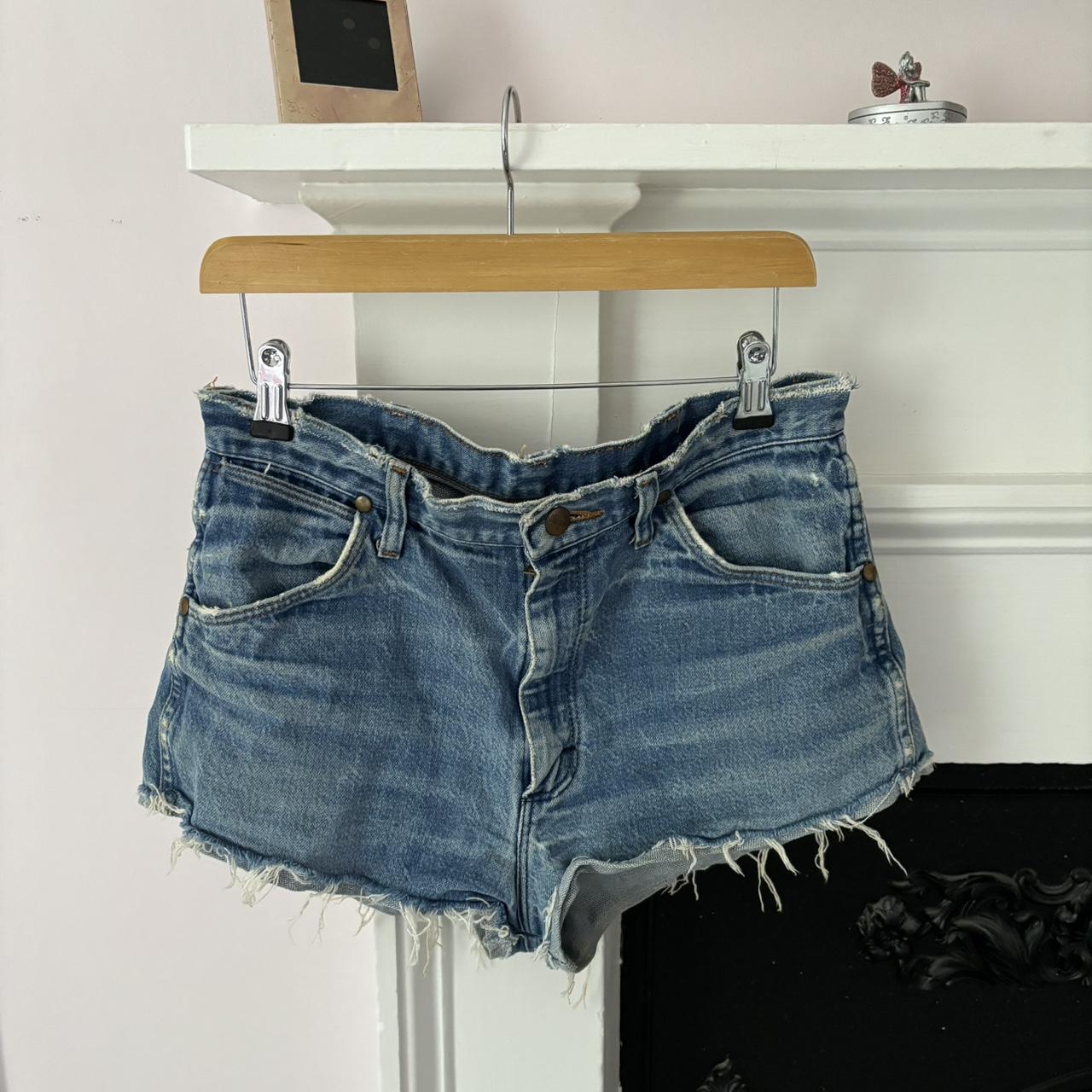 Wrangler blue denim short shorts Size 32x33... - Depop