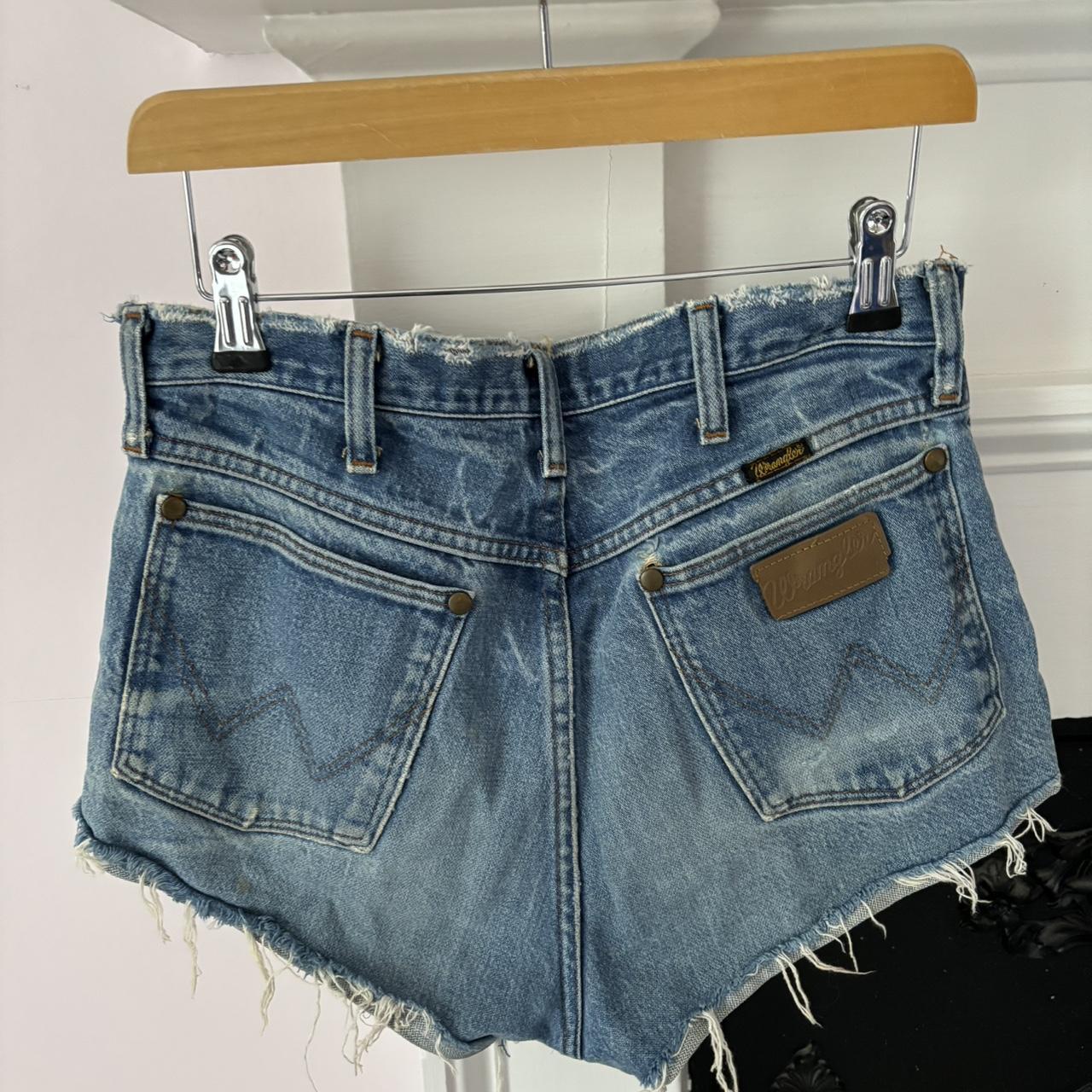 Wrangler blue denim short shorts Size 32x33... - Depop