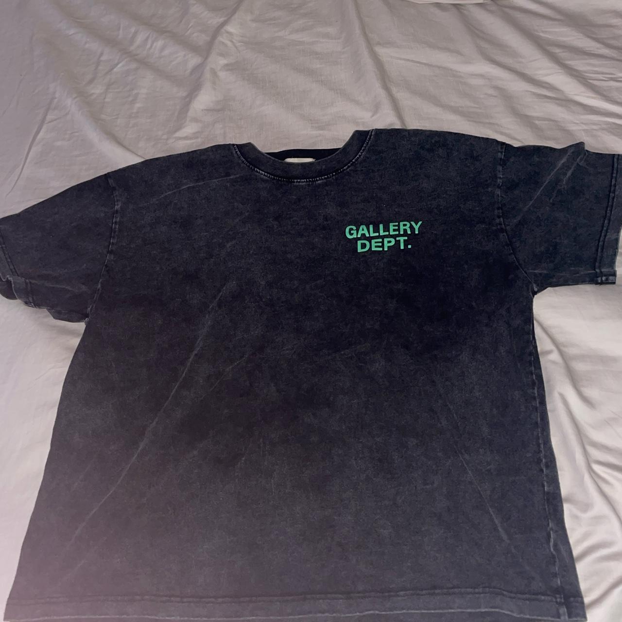 Gallery Dept. Men's Black and Green T-shirt | Depop