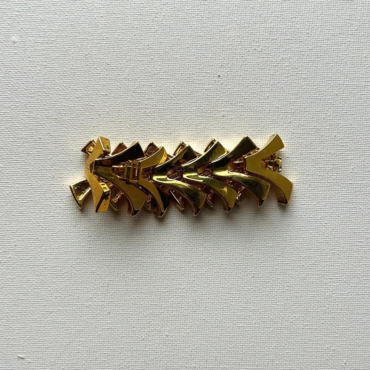 Vintage Flexible Gold V Link Chain Bracelet Made by... | Depop