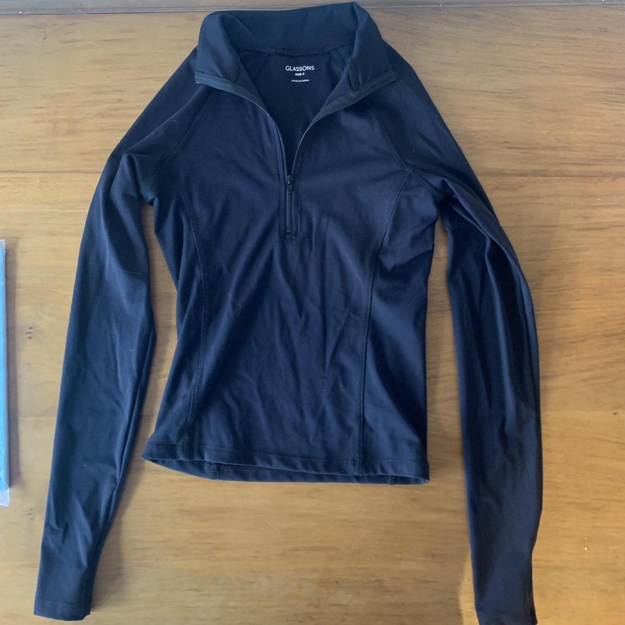 Glassons long sleeve workout top. Never worn Size S - Depop