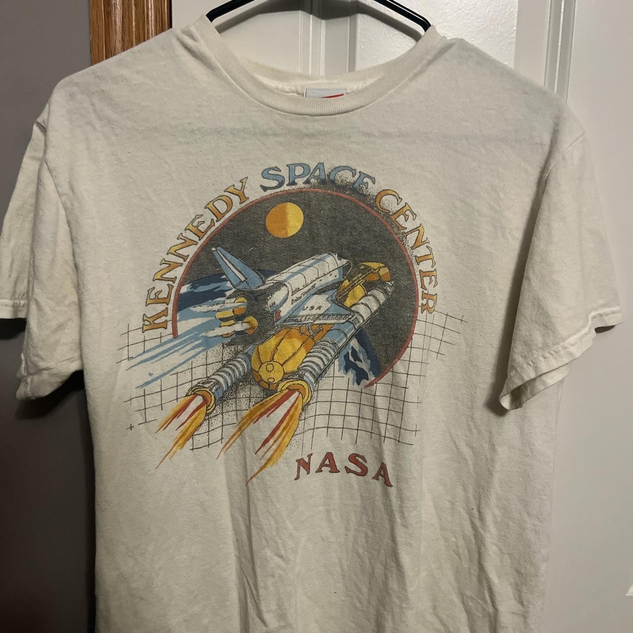 NASA Men's White and Red T-shirt | Depop
