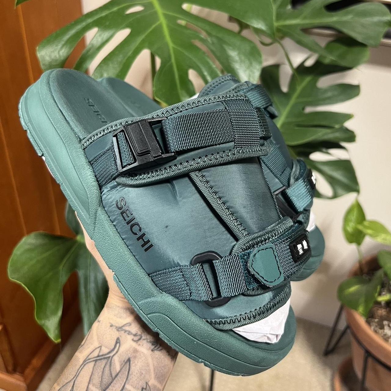 SEICHI - GREEN SLIDES. Purchased at Culture Kings.... - Depop