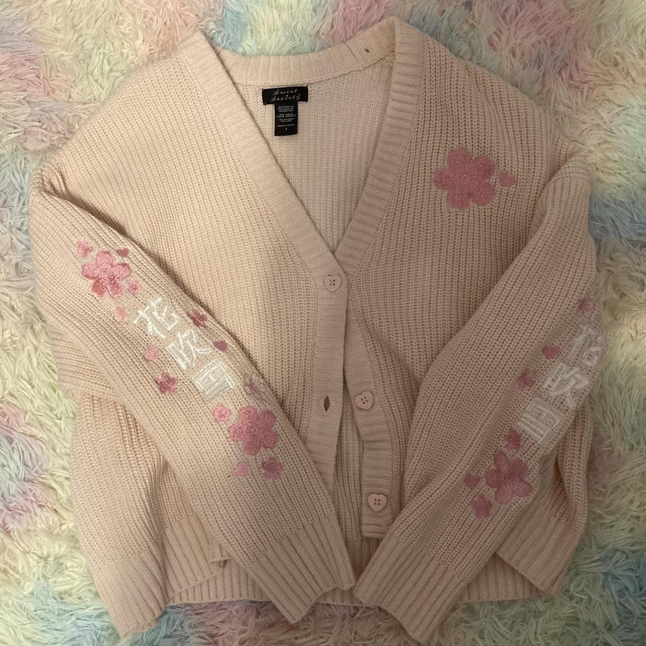 Hot Topic Women's Pink and White Cardigan | Depop
