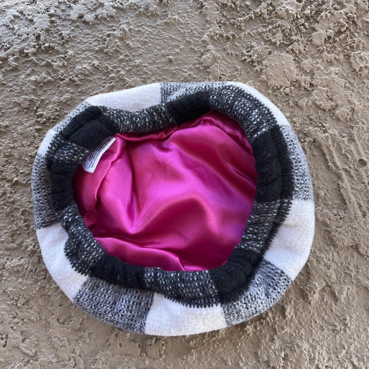 Plaid barre/hat, amazing condition, easy to style - Depop