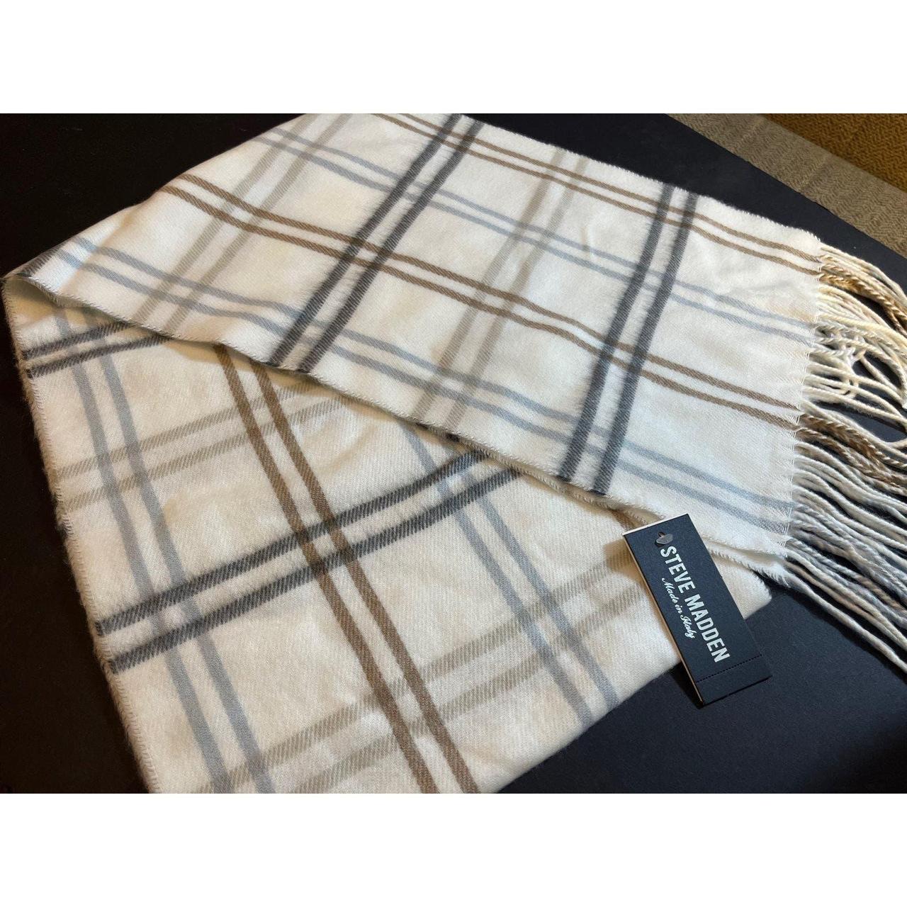 Steve Madden Scarf So beautiful and so incredibly... - Depop
