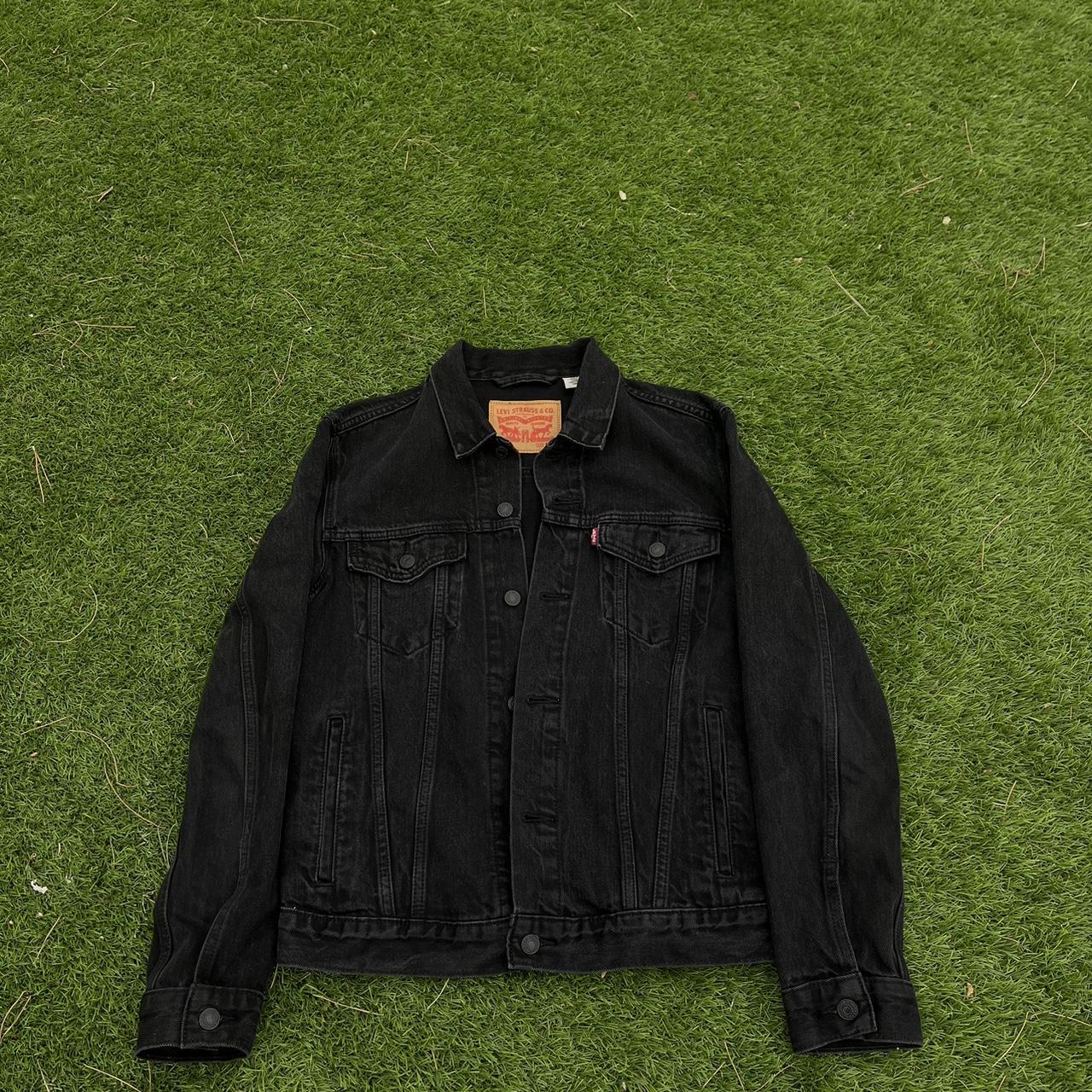 Black denim jacket Levi Size M - Depop