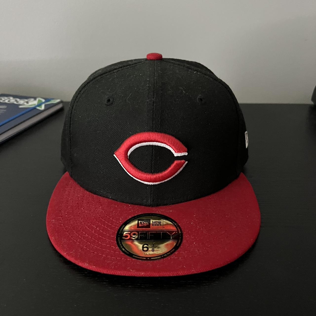 Cincinnati Reds Fitted Hat Size 6 7/8 Barely Worn - Depop