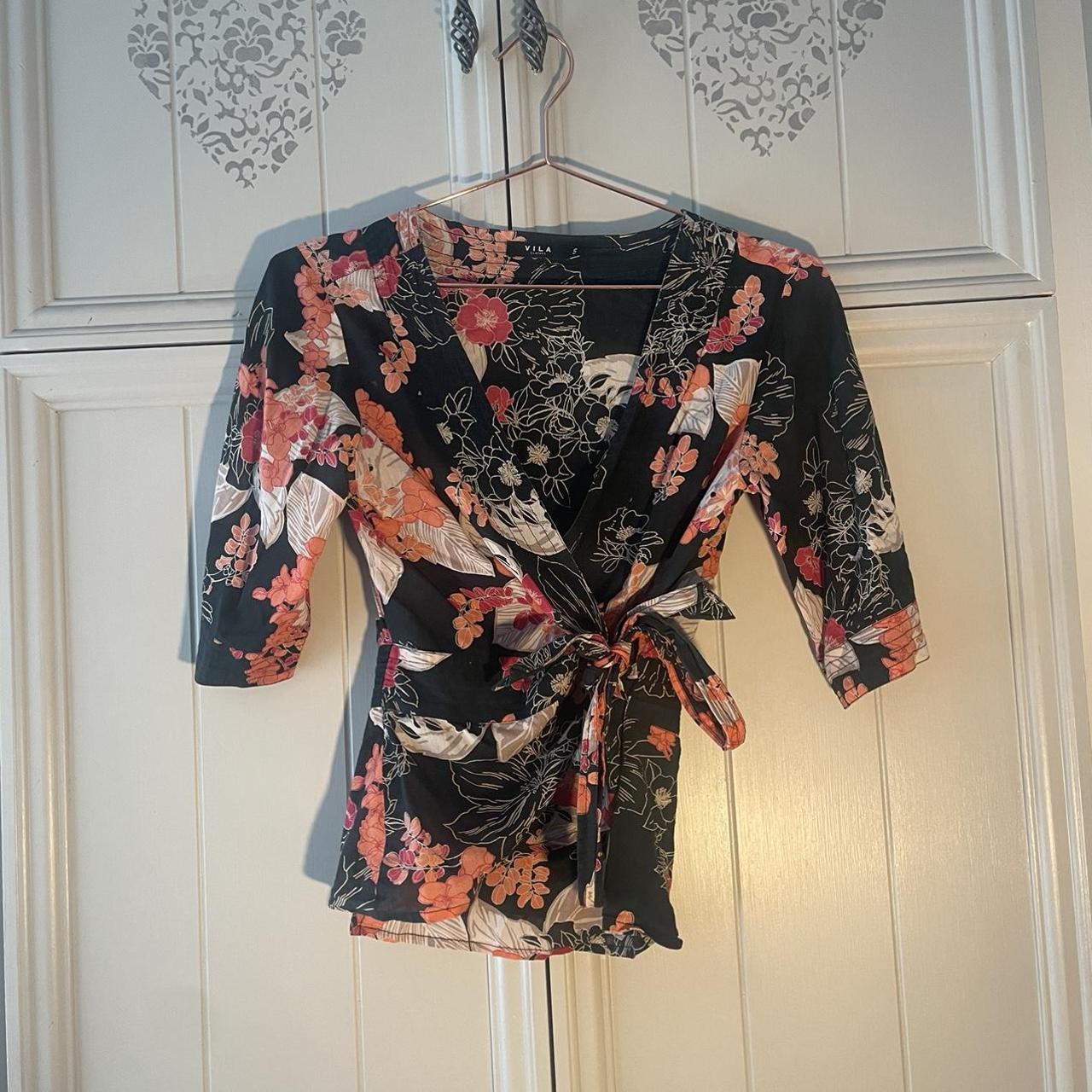 Floral cross over top Size 6/8 Love this top - Depop