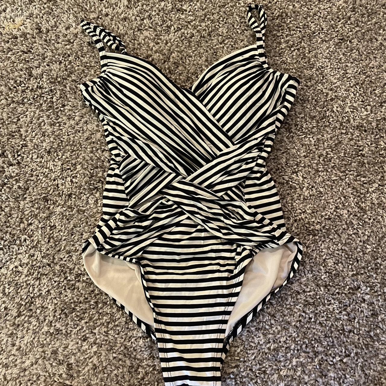 Merona Women's Swimsuit-one-piece | Depop