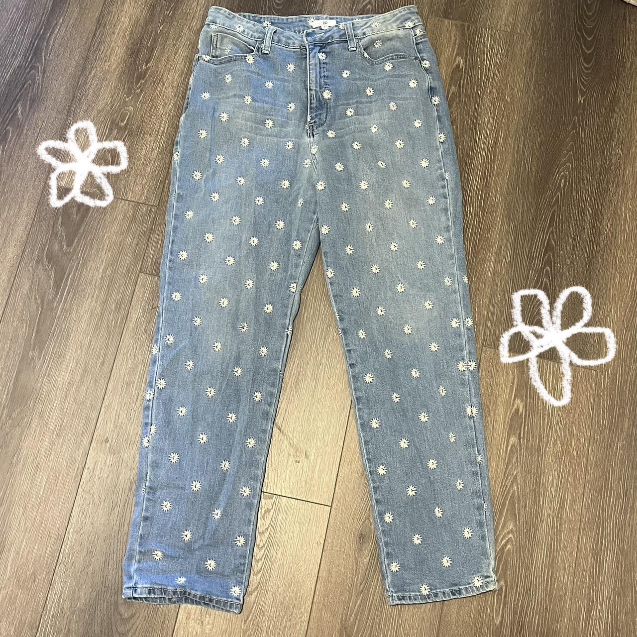 daisy jeans 🌼🌼 these r the cutest just don't fit me... - Depop