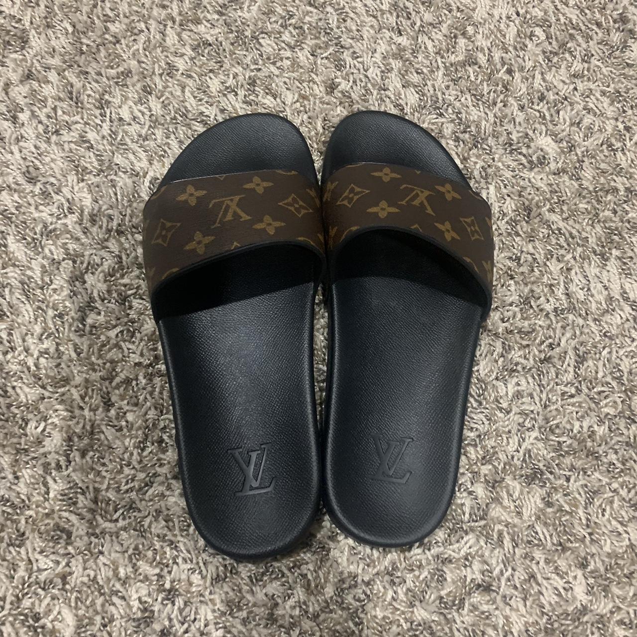 Louis Vuitton Men's Slides | Depop